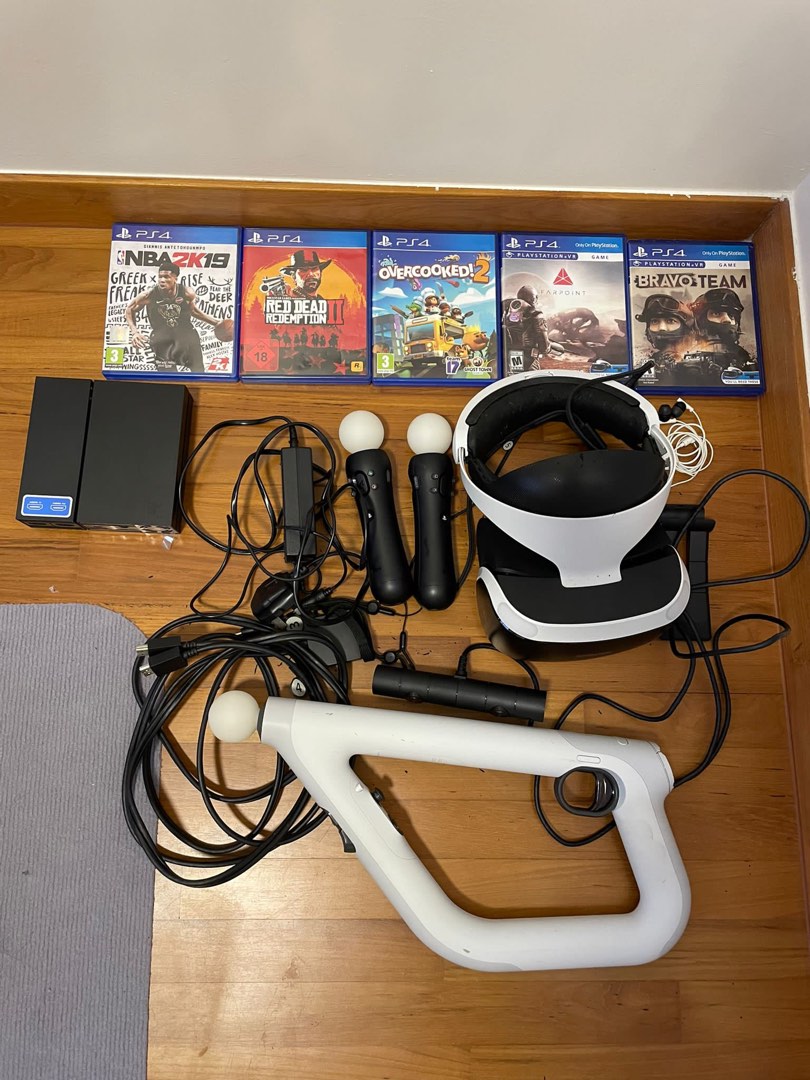 Play station VR full set (aim controller, 2 move motion, games can sell ...