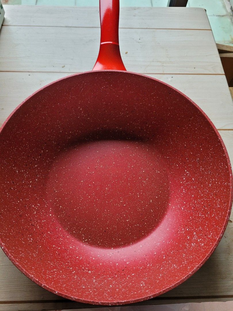 Pyrex Wok pan, Furniture & Home Living, Kitchenware & Tableware ...