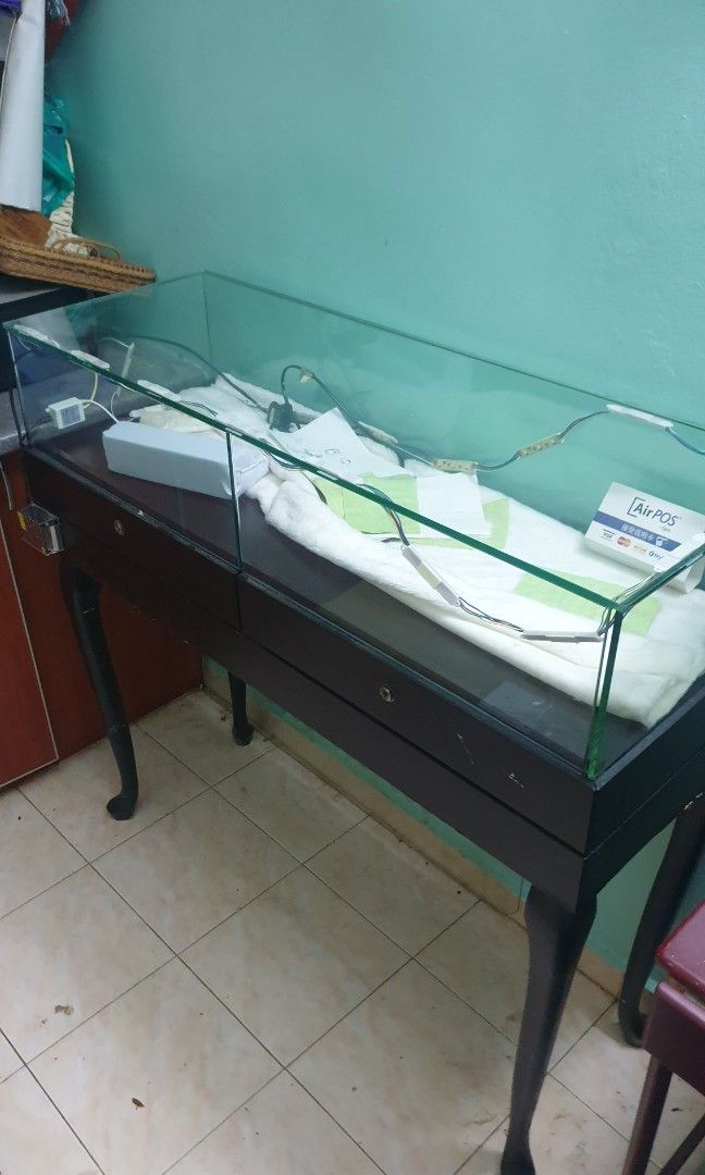 Rak display kaca ( glass display rack ), Furniture & Home Living ...