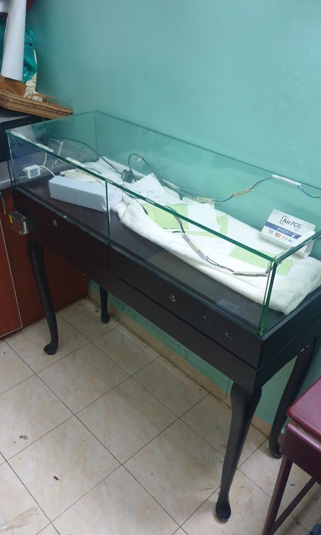 Rak display kaca ( glass display rack ), Furniture & Home Living ...
