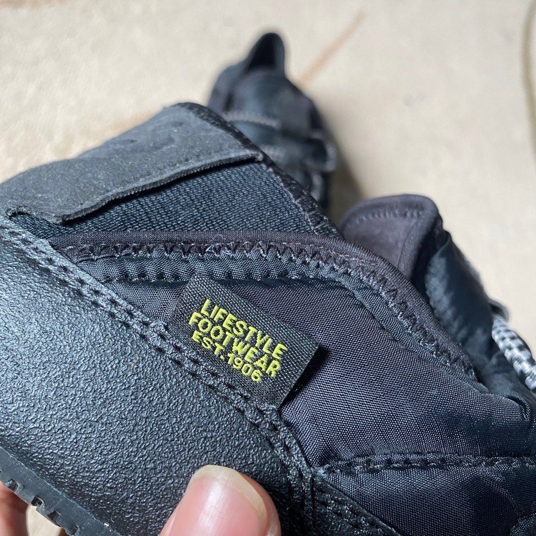 Reebok beatnik alternative New Balance Caravan Mocs V2 Slippers Black ...