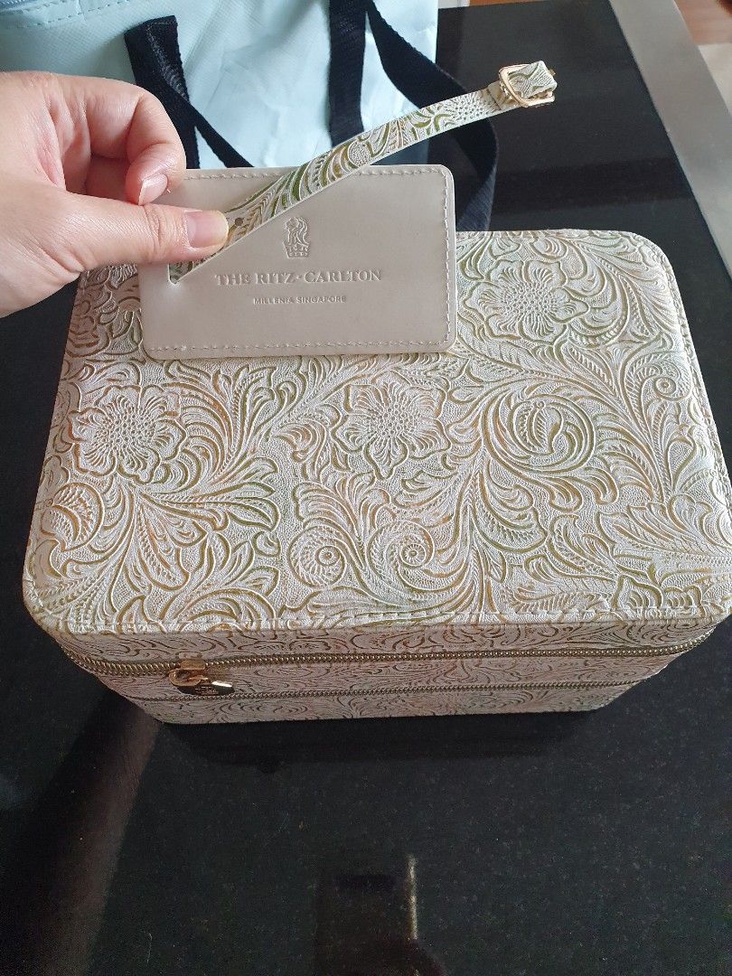 Ritz Carlton moon cake mookcake box for jewellery or make up keepsafe ...