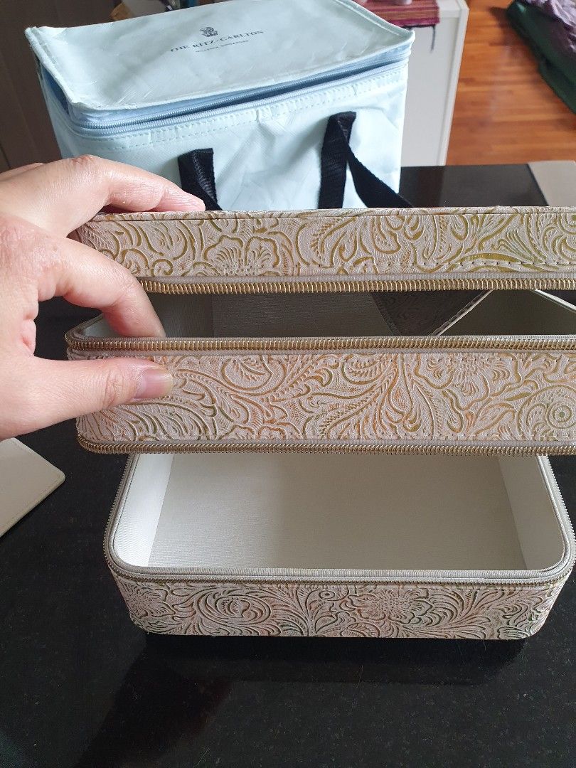 Ritz Carlton moon cake mookcake box for jewellery or make up keepsafe ...