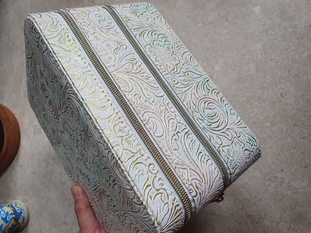 Ritz Carlton moon cake mookcake box for jewellery or make up keepsafe ...