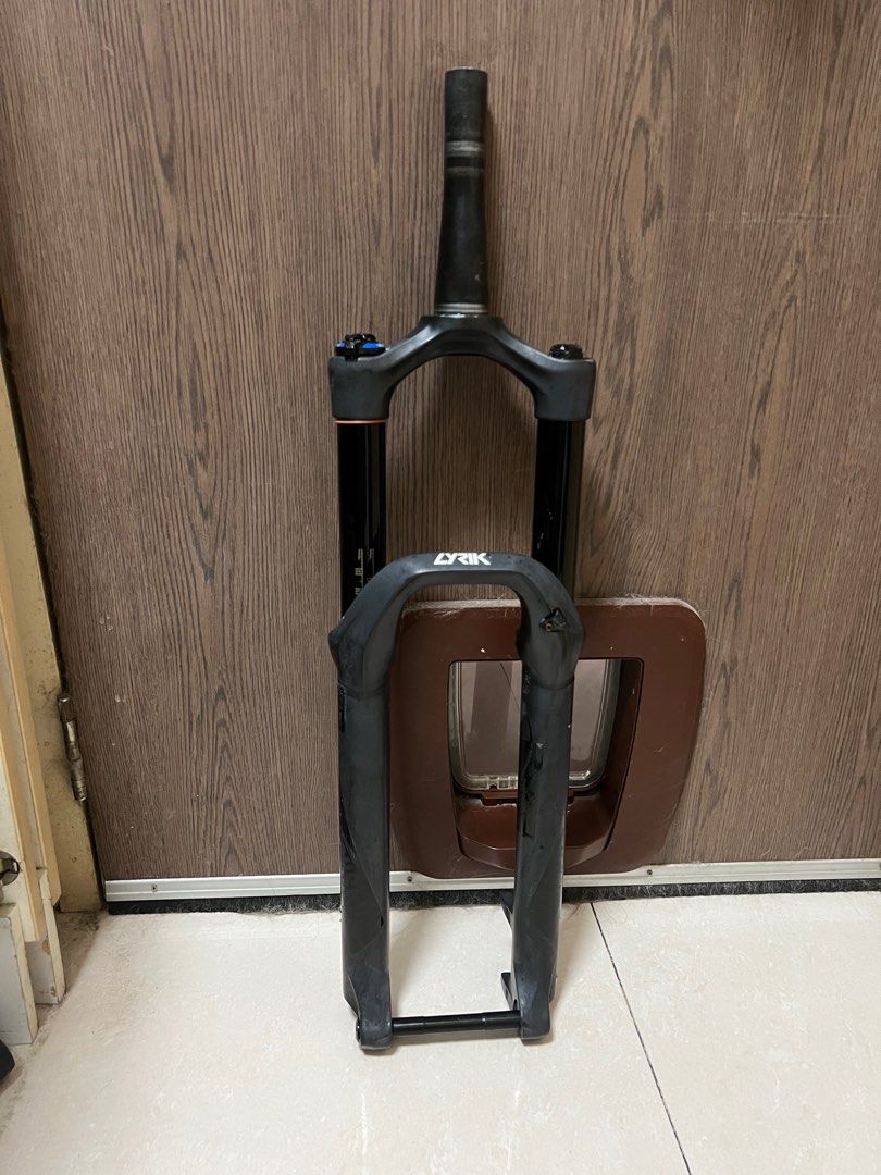 Rockshox Lyrik 29 160mm RCT3 Charger damper, Sports Equipment, Bicycles ...