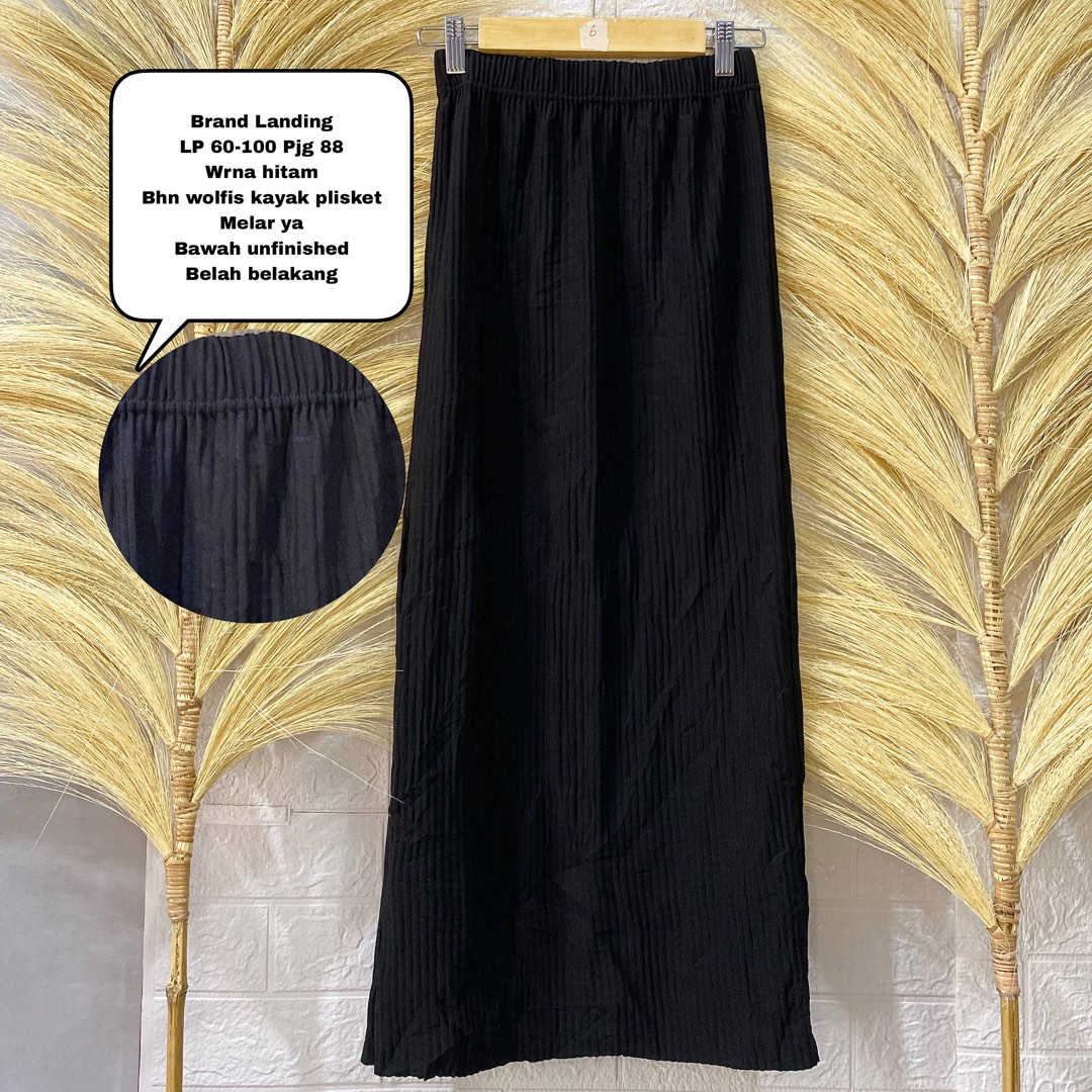 Rok Hitam, Fesyen Wanita, Pakaian Wanita, Bawahan di Carousell