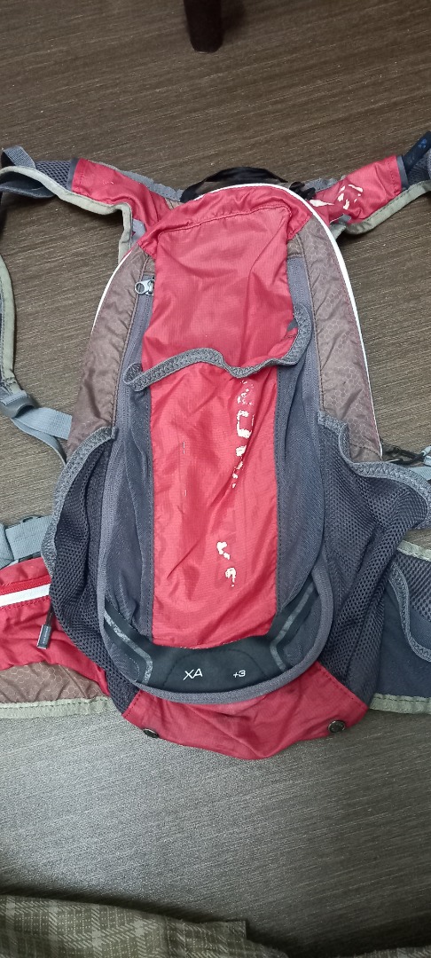 Salomon XA 10+3, Sports Equipment, Hiking & Camping on Carousell