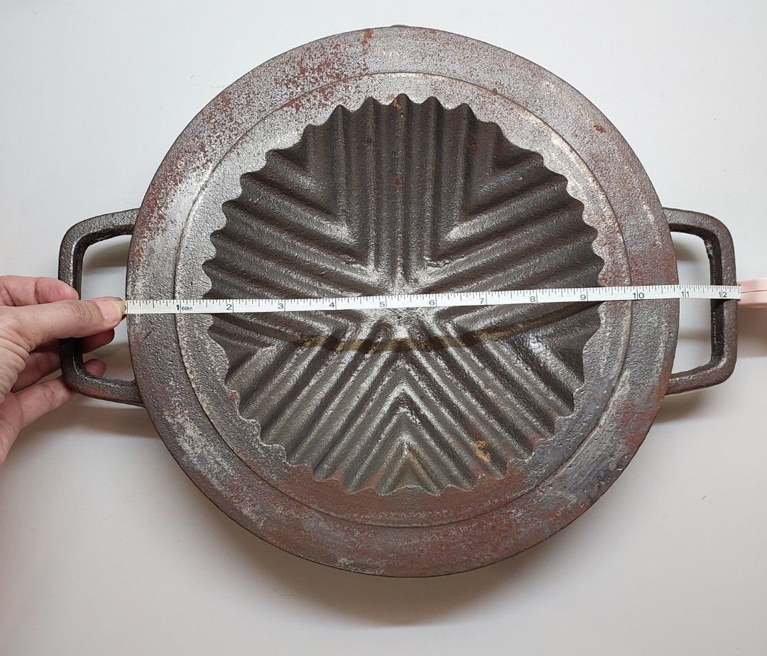 samgyup pan cast iron cooking Korean food gas stove butane grilled food ...