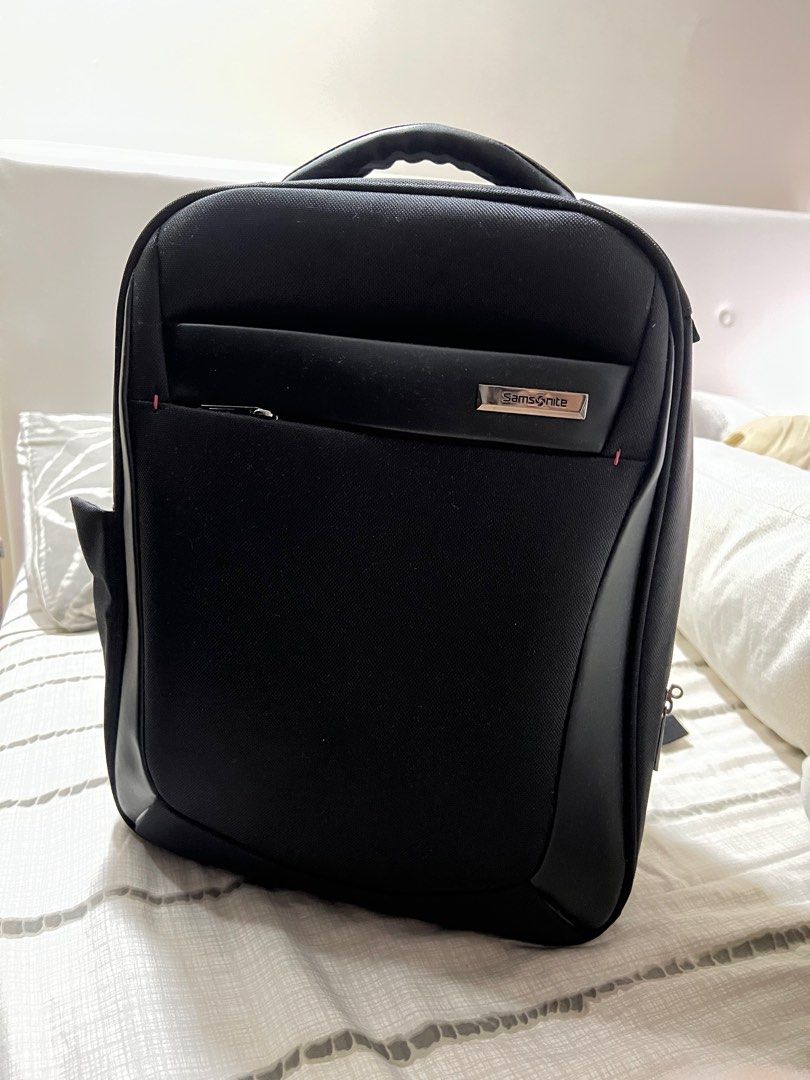 Samsonite back pack, Men's Fashion, Bags, Backpacks on Carousell