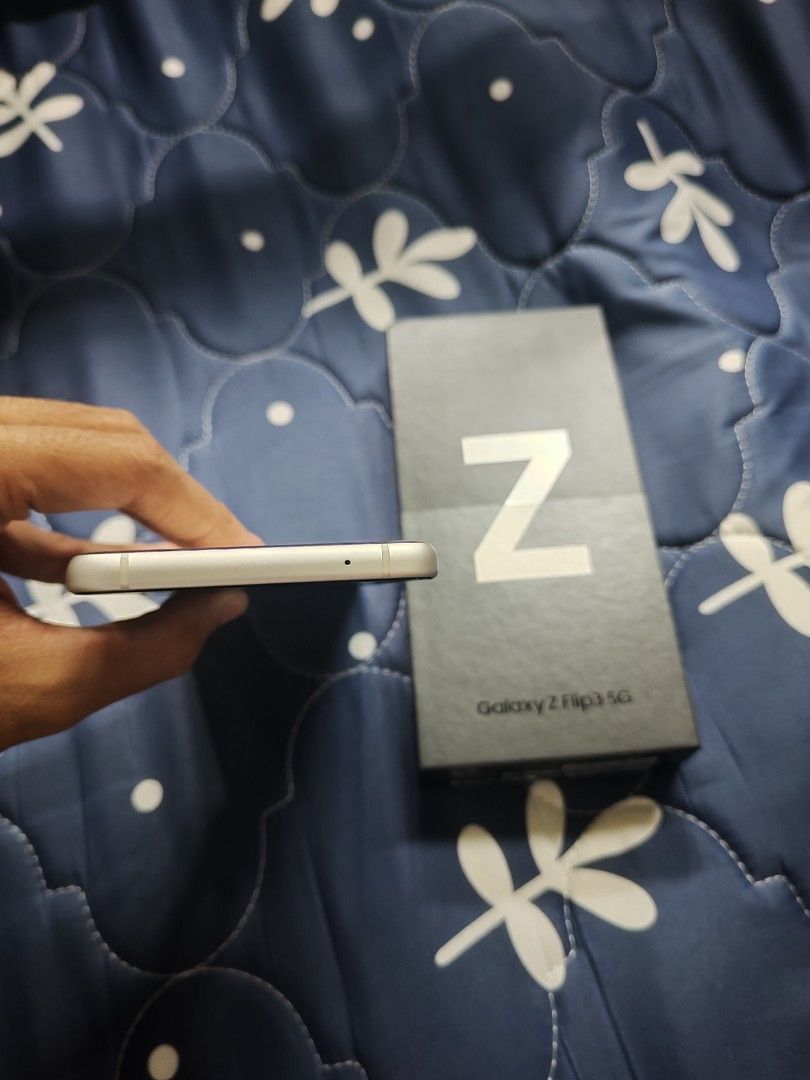 Samsung Galaxy Z Flip 3, Mobile Phones & Gadgets, Mobile Phones ...