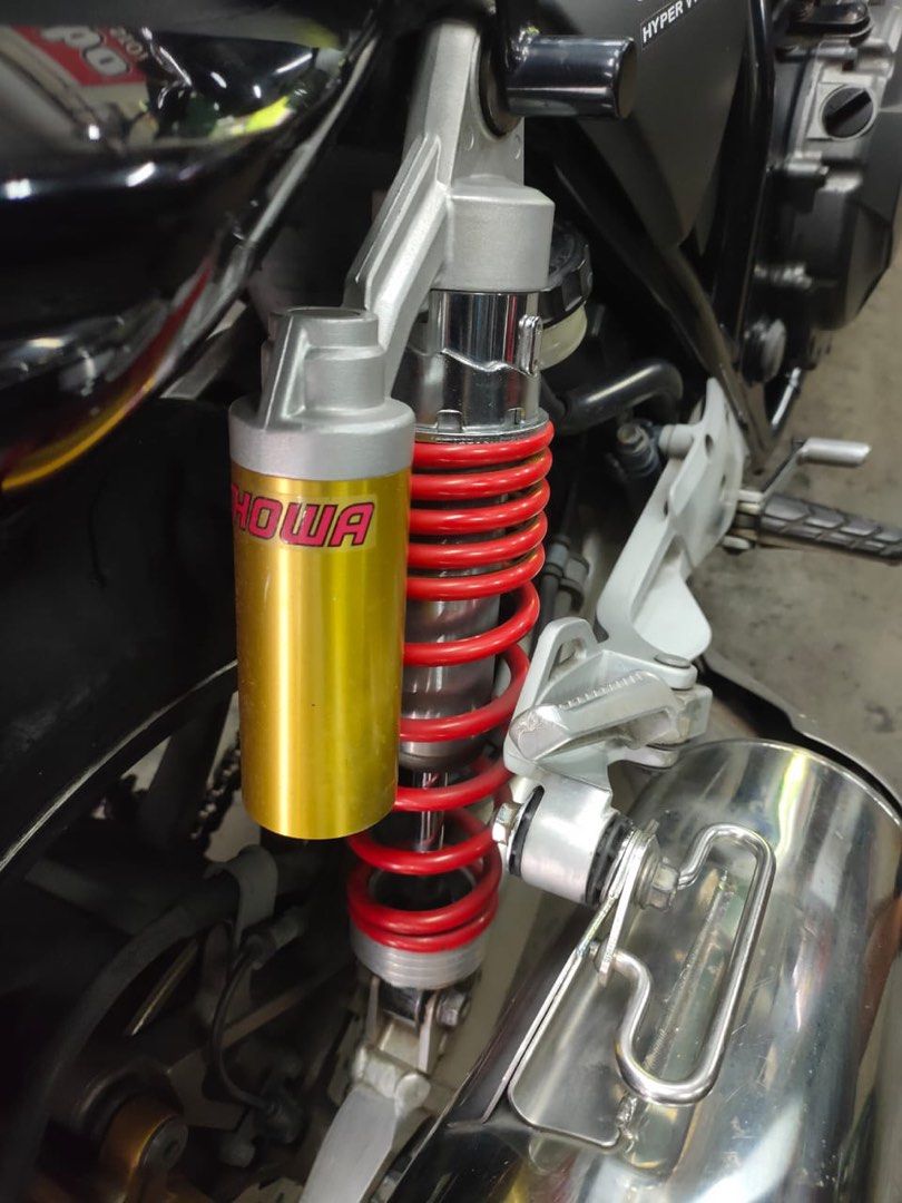 CB400 Showa Suspension, Motorcycles, Motorcycle Accessories on Carousell