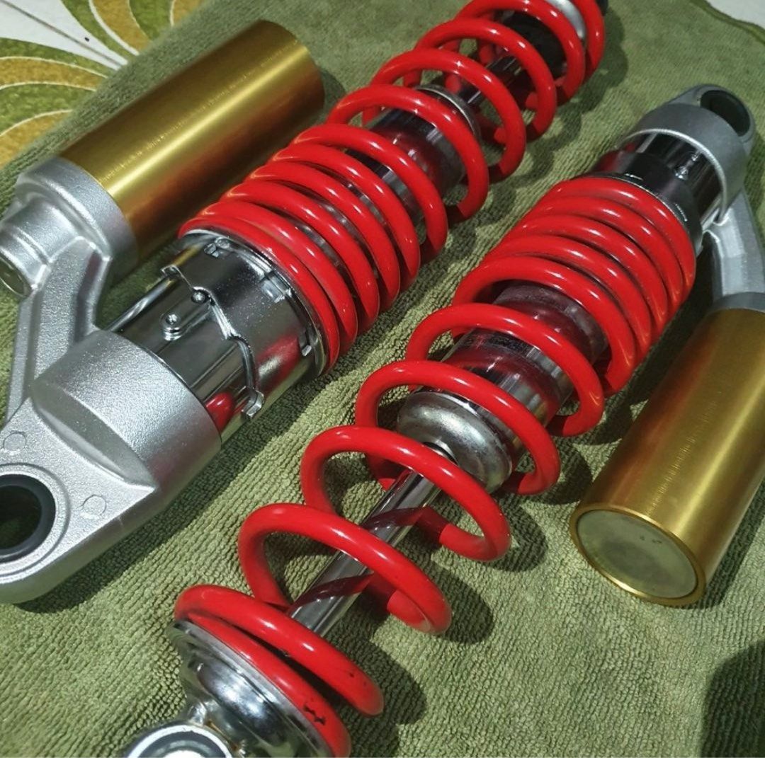 CB400 Showa Suspension, Motorcycles, Motorcycle Accessories on Carousell