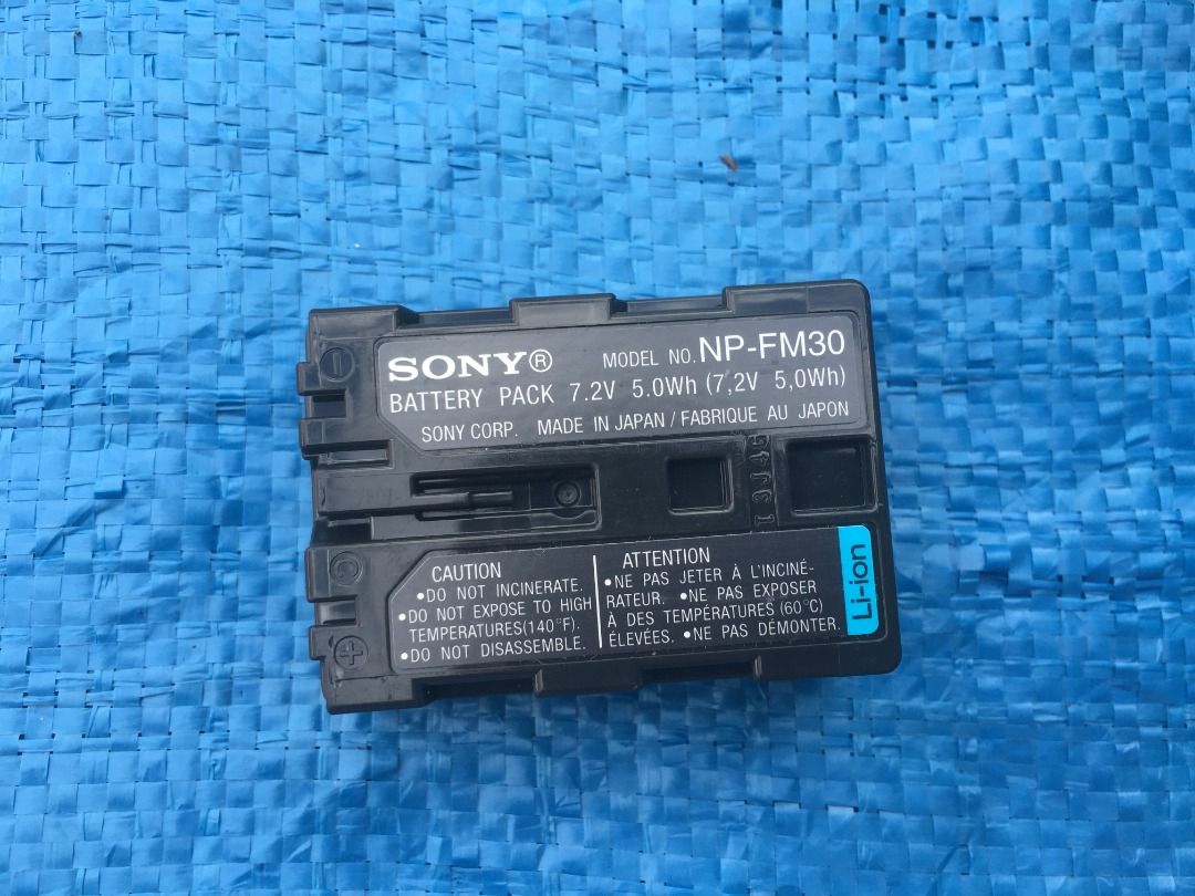 SONY DCR-TRV22E Digital Video Camera Recorder, 攝影器材, 攝錄機 - Carousell