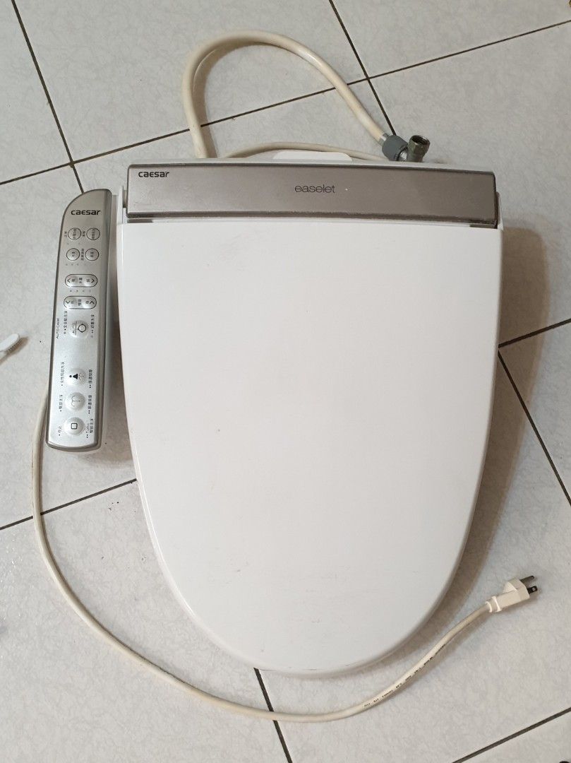 凱薩逸潔電腦馬桶座TAF191L (故障品，可拆機買零件), 家具及居家用品, 浴室、廚房用品配件在旋轉拍賣