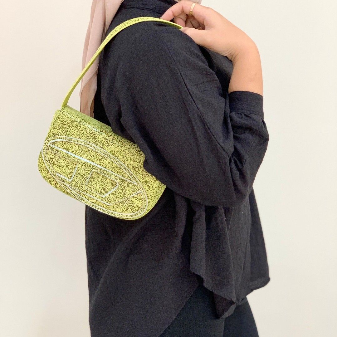 Tas DIESEL Crecked Shoulder Bag Set Box, Fesyen Wanita, Tas & Dompet di ...