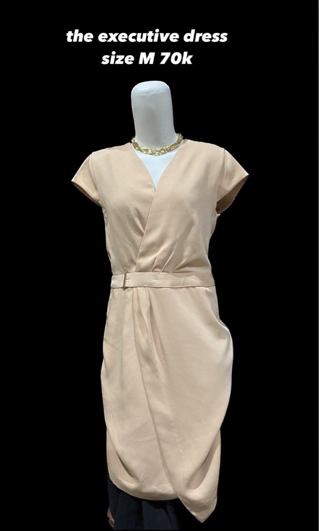 The executive, Fesyen Wanita, Pakaian Wanita, Gaun & Rok di Carousell