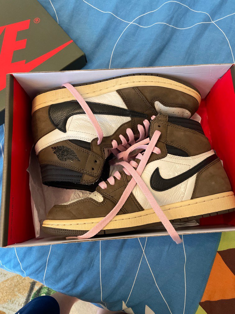 Travis Scott Air Jordan 1 mocha high, Men's Fashion, Footwear, Sneakers ...