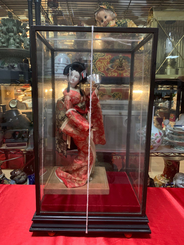 [TSFK 188] Geisha Doll with Display Cabinet 艺妓娃娃跟展示柜, Hobbies & Toys ...