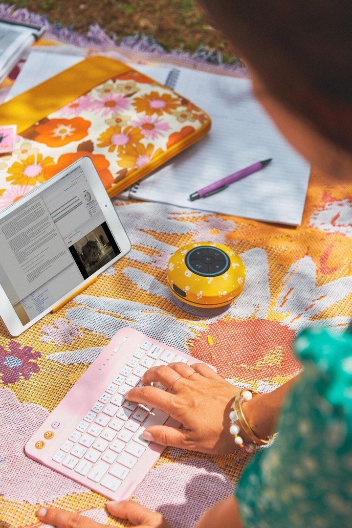 TYPO Oh Shift Wireless Keyboard IN pink Gradient, Computers & Tech ...