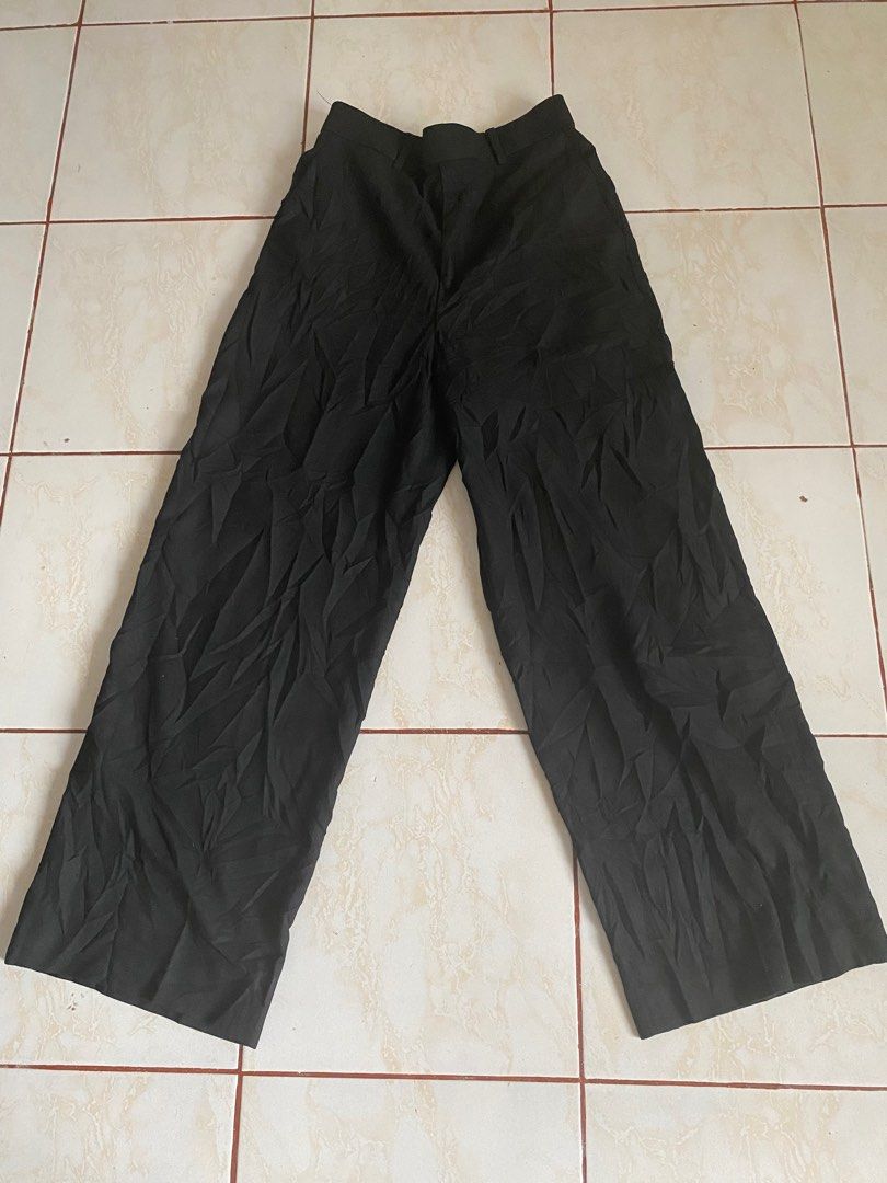 Uniqlo black slacks, Women's Fashion, Bottoms, Jeans on Carousell