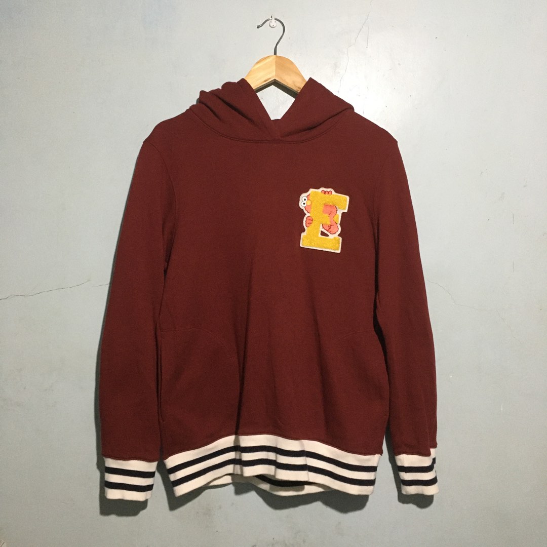 Uniqlo Sesame Street Elmo Hoodie, Men's Fashion, Coats, Jackets and ...