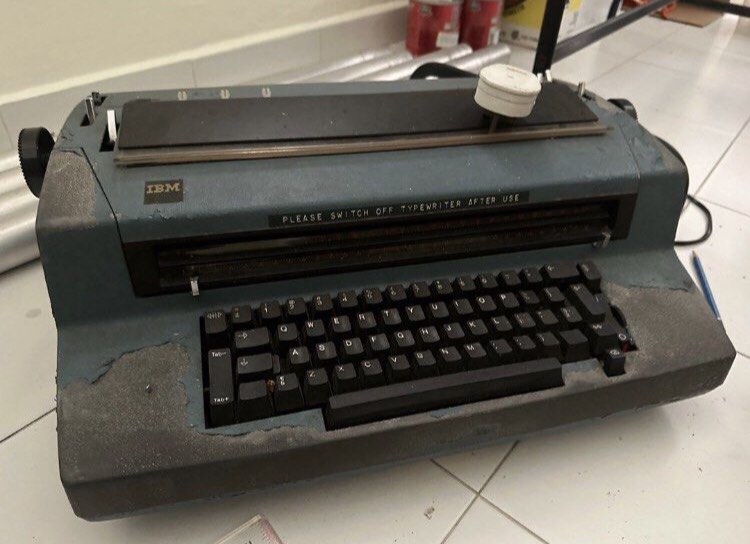 Vintage Typewriter IBM SELECTRIC ANTIQUE 1970s, Hobbies & Toys ...