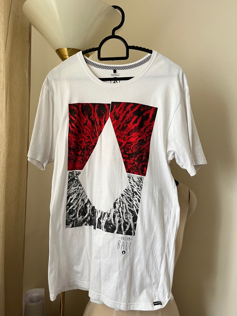 VOLCOM BALI, Men's Fashion, Tops & Sets, Tshirts & Polo Shirts on Carousell