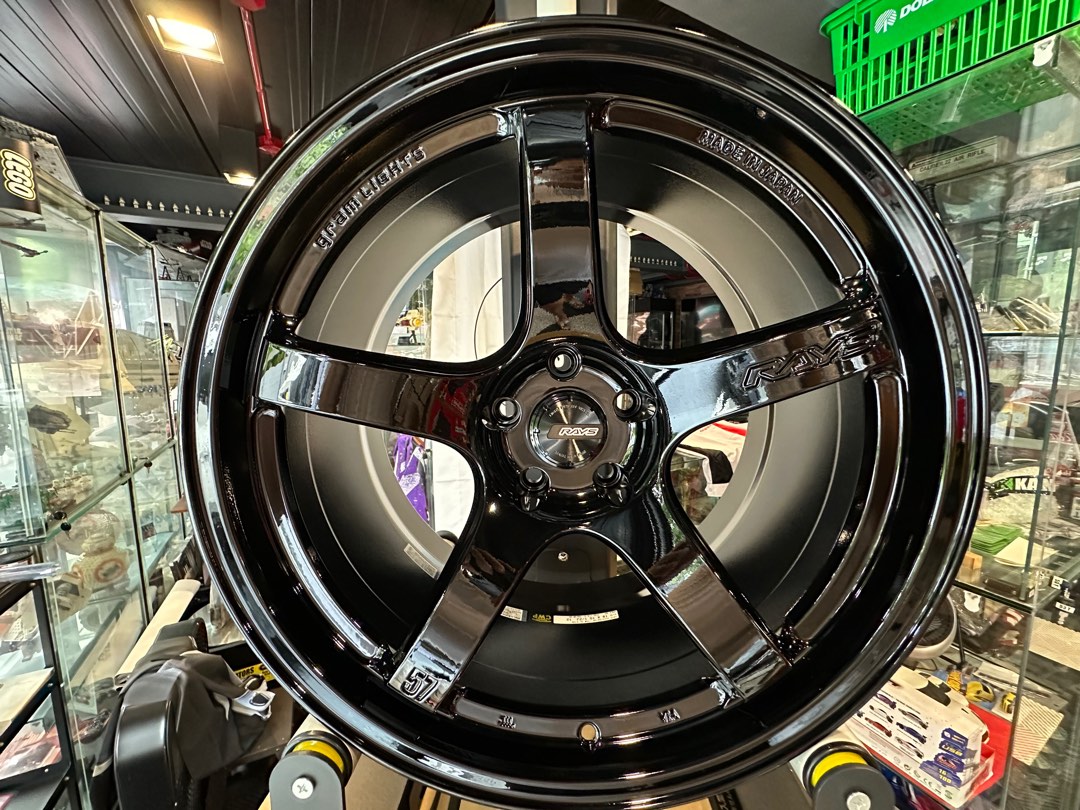 370Z rays wheels 57CR on Carousell