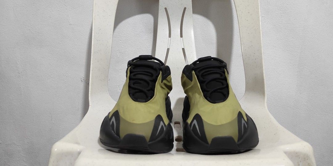 Adidas Yeezy YZY 700 MNVN, Men's Fashion, Footwear, Sneakers on Carousell
