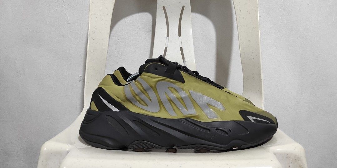 Adidas Yeezy YZY 700 MNVN, Men's Fashion, Footwear, Sneakers on Carousell
