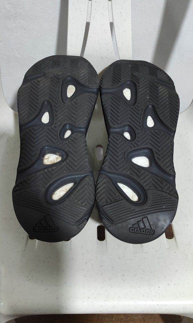 Adidas Yeezy YZY 700 MNVN, Men's Fashion, Footwear, Sneakers on Carousell