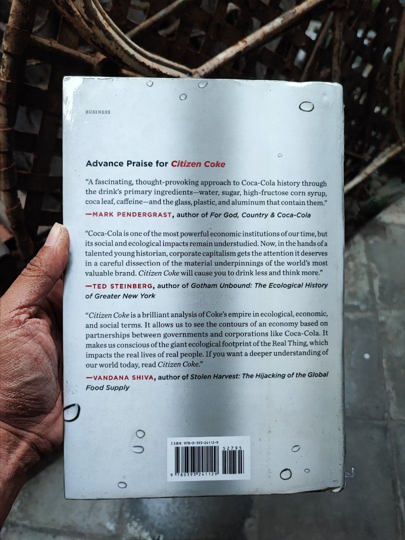 Buku Impor Citizen Coke The Making of Coca-Cola Capitalism, Buku & Alat ...