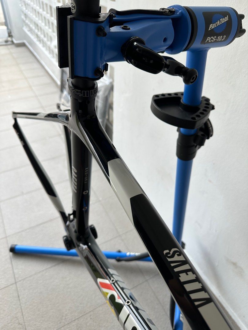 Cinelli Saetta full carbon road bike frameset size 54, Sports Equipment ...