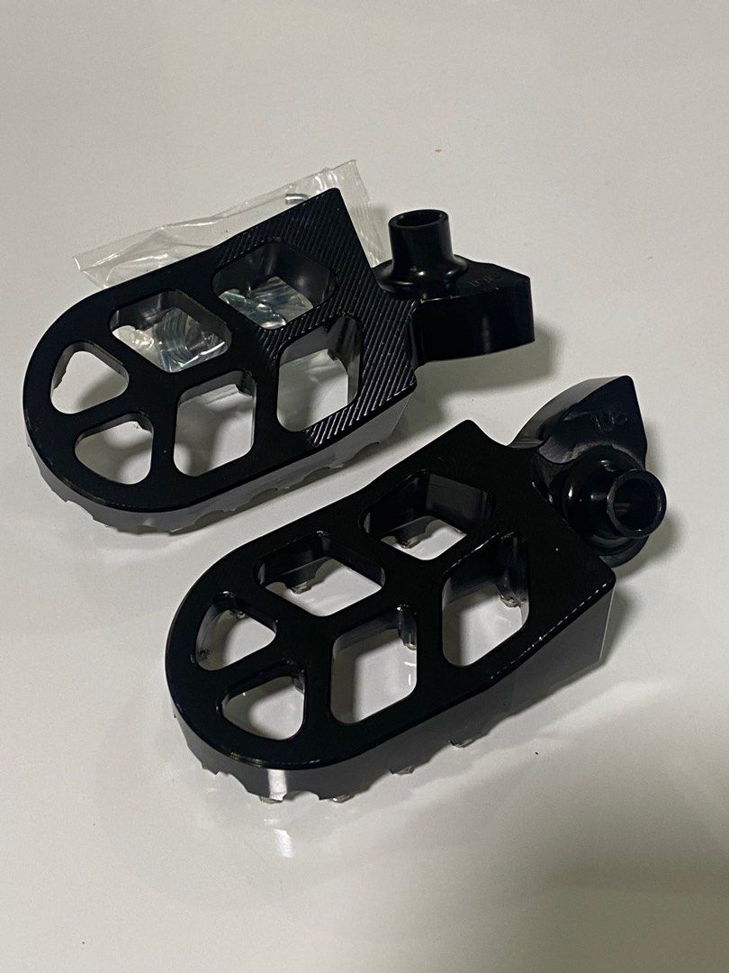 CNC foot peg, Motorcycles, Motorcycle Accessories on Carousell