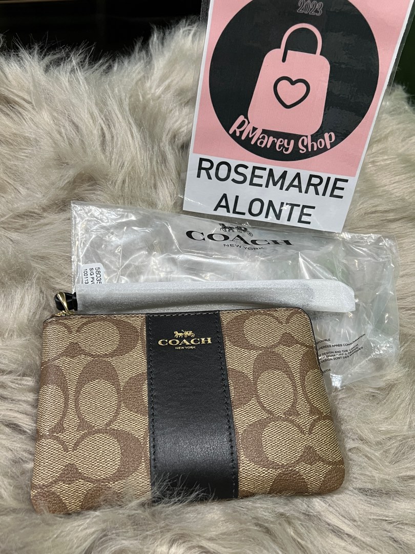 Coach Corner Zip Wristlet, Luxury, Bags & Wallets on Carousell