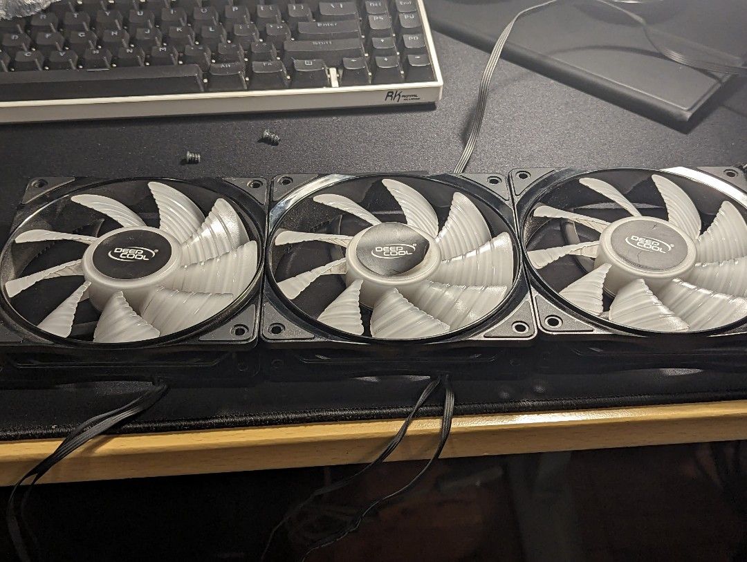 Deepcool RF120 RGB Fan with Controller Hub (Set of 3 fans), Computers ...