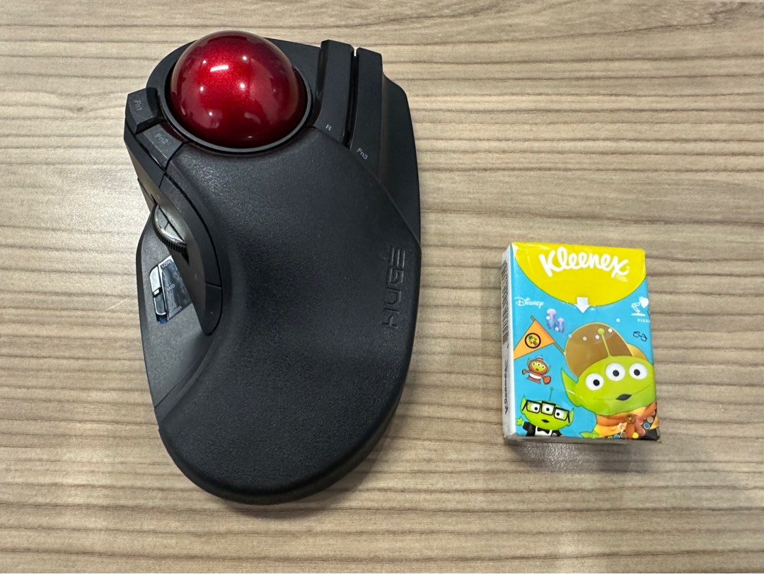 elecom huge mouse, 電腦＆科技, 電腦周邊及配件, 電腦滑鼠及相關產品 - Carousell