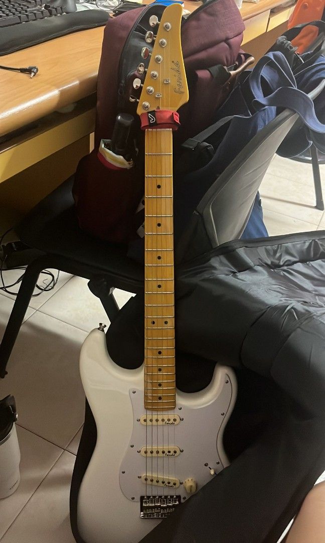 Farida F5050 Stratocaster, Hobbies & Toys, Music & Media, Musical ...
