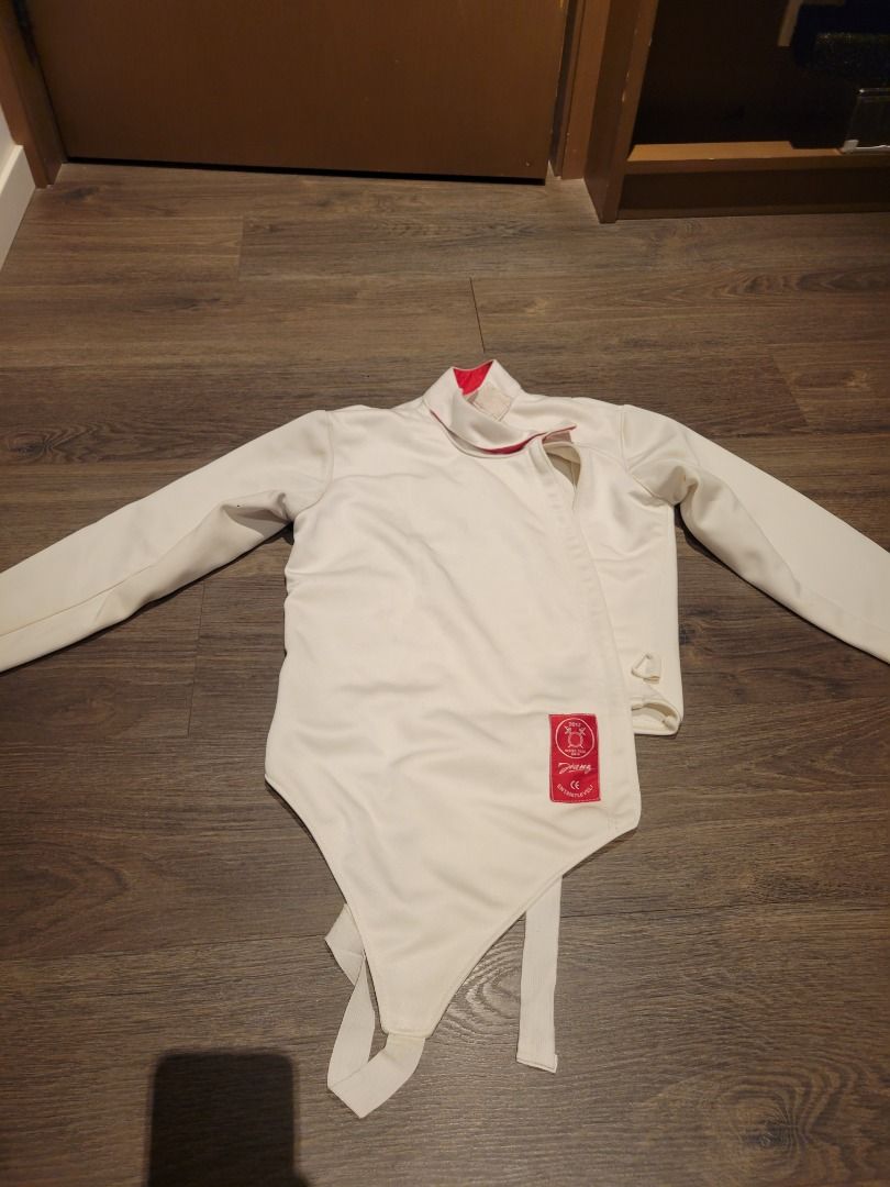 Adult fencing gear set (READ DESCRIPTION), 運動產品, 其他運動配件 - Carousell