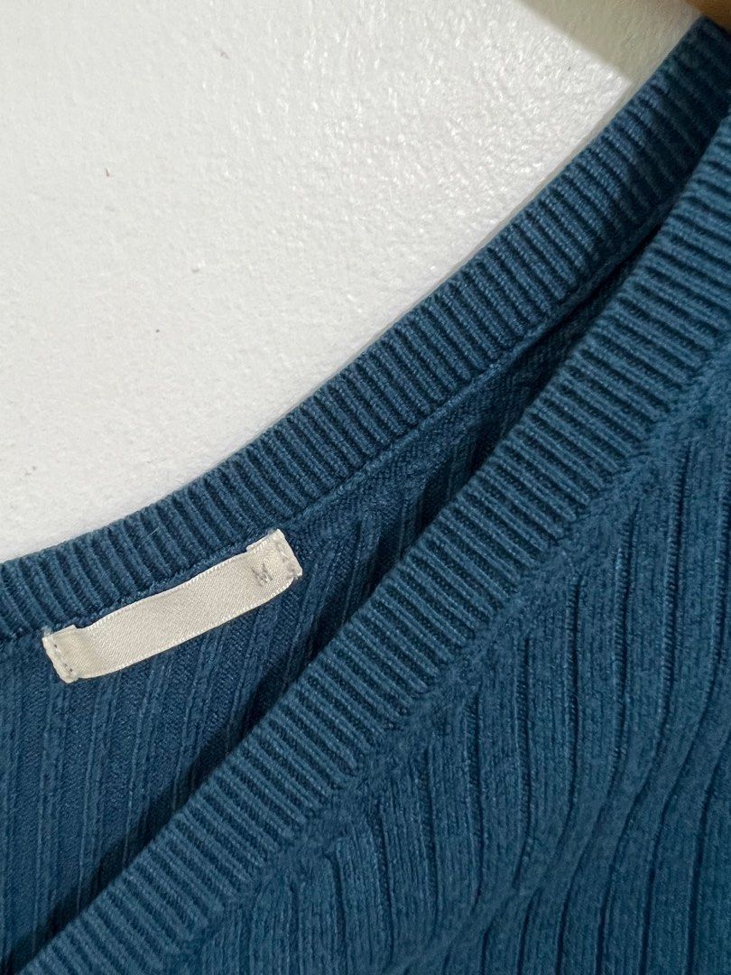 GU by UNIQLO ribbed knitted blouse on Carousell