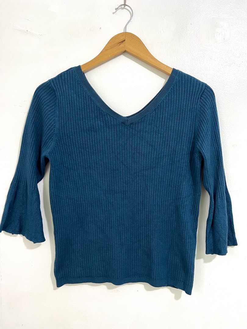 GU by UNIQLO ribbed knitted blouse on Carousell
