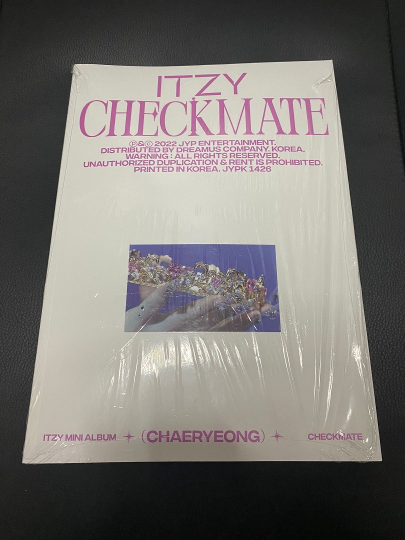 ITZY Checkmate Standard Ver Unsealed Album Chaeryeong, Hobbies & Toys, Memorabilia ...