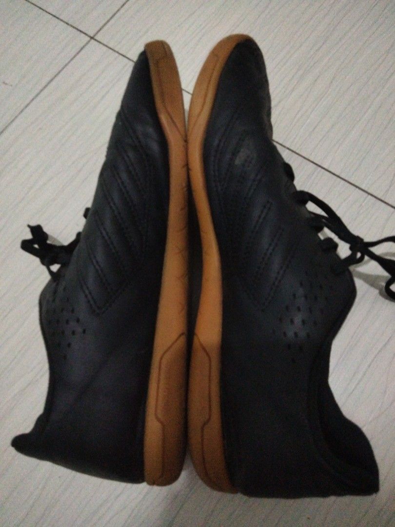 Kipsta futsal boot, Men's Fashion, Footwear, Boots on Carousell