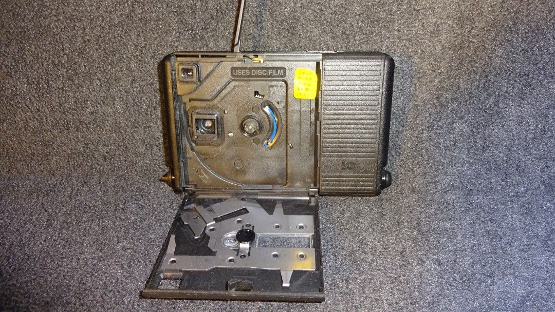 Kodak disc 8000 film camera, Photography, Cameras on Carousell