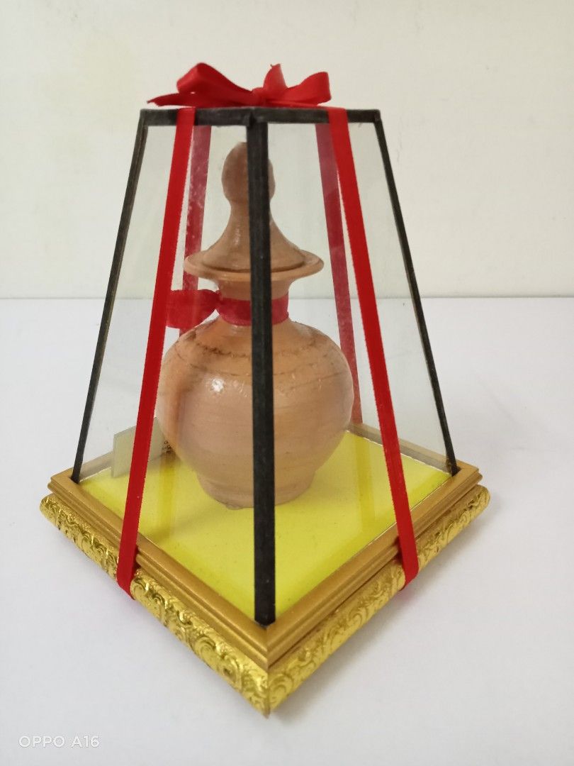 Labu Sayong Kuala Kangsar Sourvenior in Glass Casing, Hobbies & Toys ...