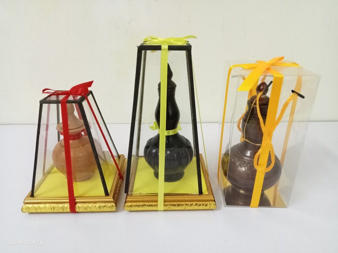 Labu Sayong Kuala Kangsar Sourvenior in Glass Casing, Hobbies & Toys ...