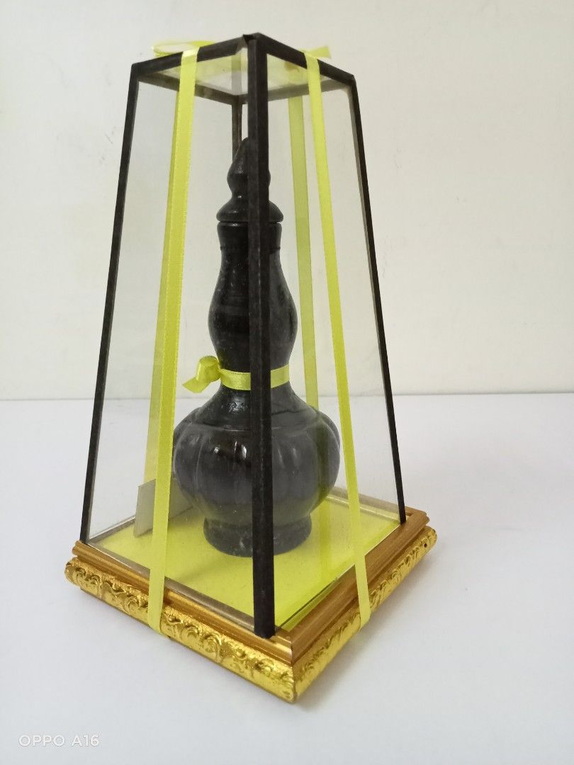 Labu Sayong Kuala Kangsar Sourvenior in Glass Casing, Hobbies & Toys ...