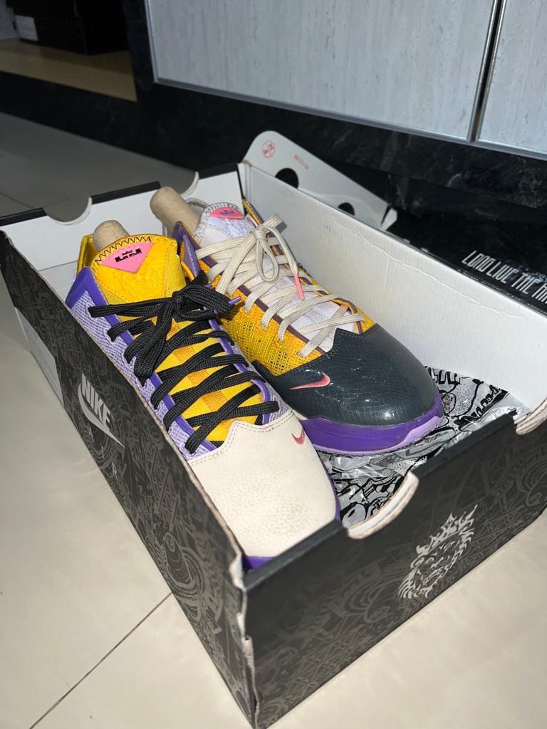 lebron 19 low mismatch original 100%, Fesyen Pria, Sepatu , Sneakers di ...