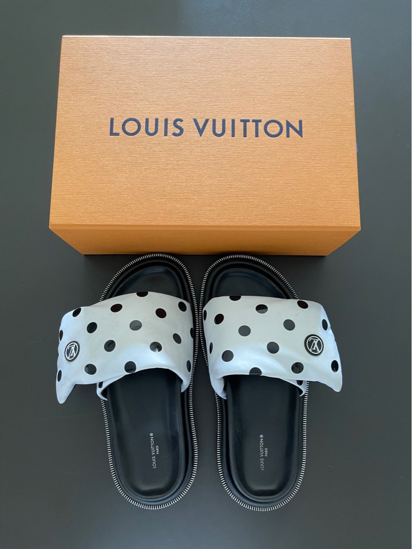 LV Slides, Women's Fashion, Footwear, Flipflops and Slides on Carousell