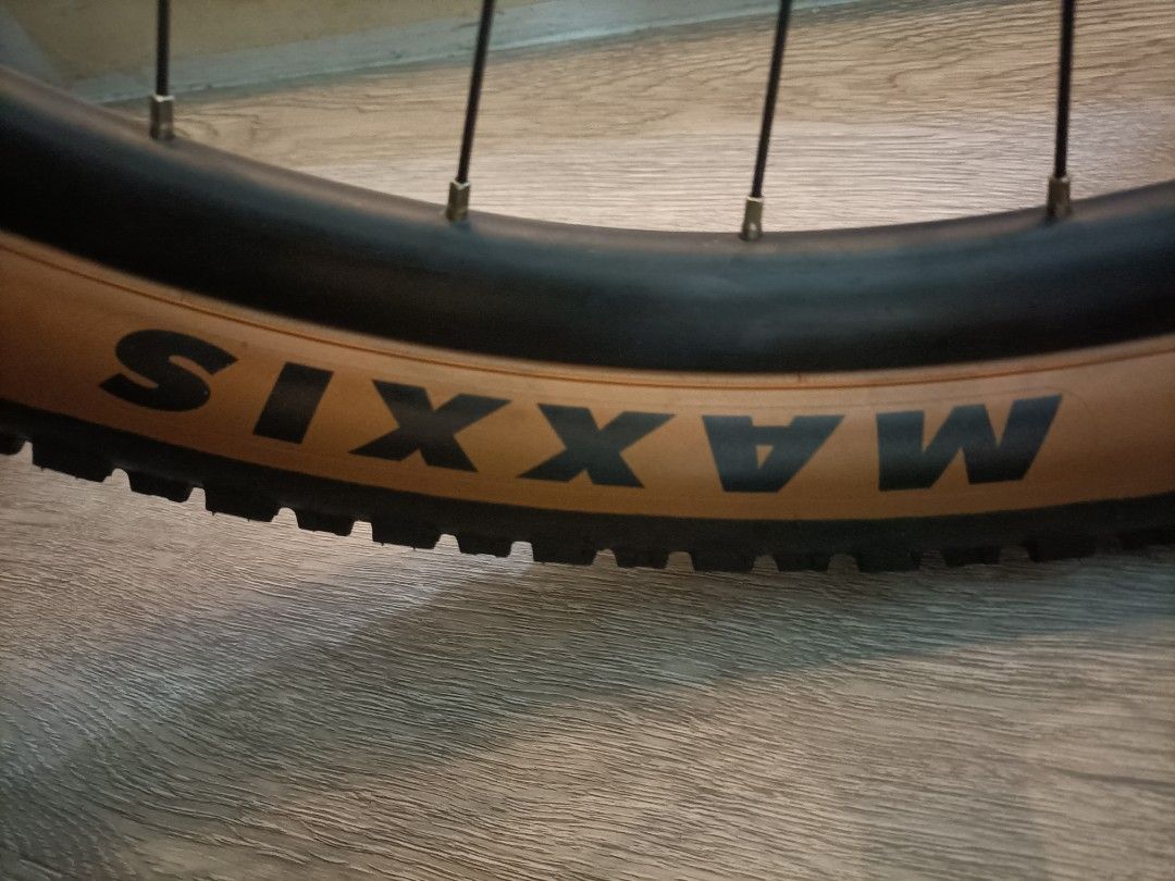Maxxis ardent skinwall 27.5 x 2.2 and wheel set, Sports Equipment ...